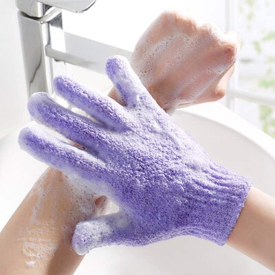 Bathing gloves, scrubbing towels, rubbing the back with mud