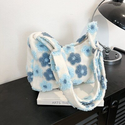 HighQuality LargeCapacity Plush Bags Fashionable for Autumn