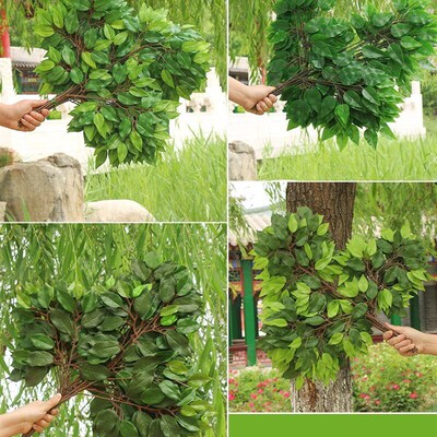 Simulation banyan leaves a plastic plastic banyan tree