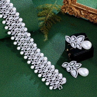 ThreeGraces Elegant Cubic Zirconia Simulated Pearl Choker Ne