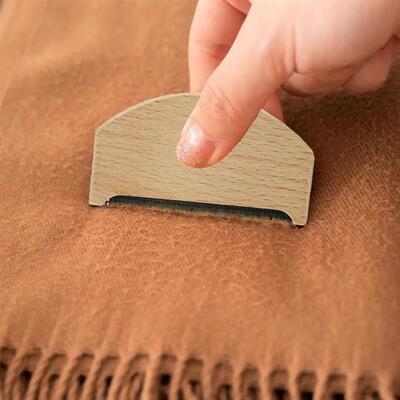 7.5*4.3cm Cashmere Comb Wooden Sweater Fuzz Wool Pilling Scr