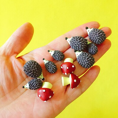 free shipping 15Pcs/hedgehog with mushrooms/cute animal/fair