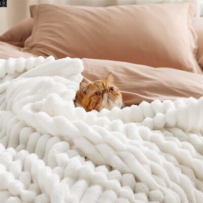 Solid color white cozy sofa throws blankets fluffy bedcover
