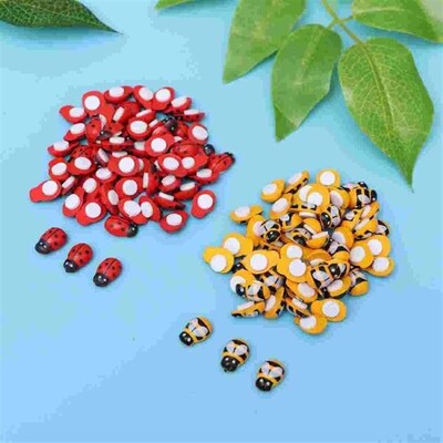 120 Pcs Toy Playing Bee Shaped Mini Simulative Ladybugs