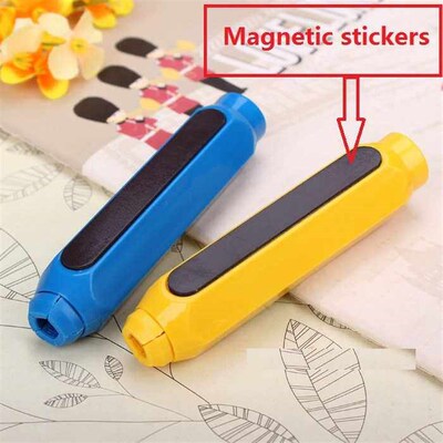 [] 4pcs/lot Dustless Chalk Holders magnetic Holder Pen Porta