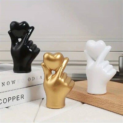 Heart Hand Gesture Statues Sculptures Luxury Resin Desktop