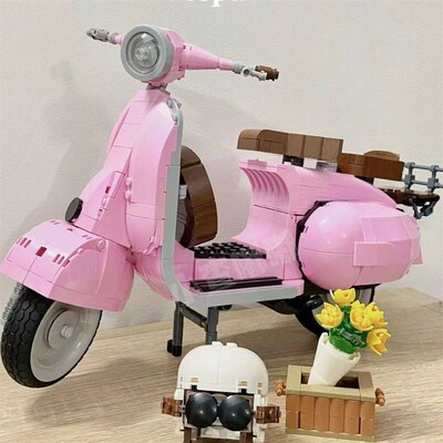 Roman Holida Vespa 125 MOC 10298 Famous Motorcycle City MOTO