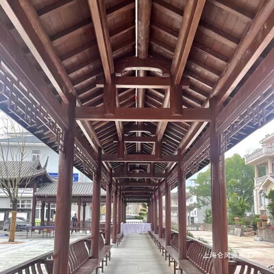户外防腐木柱子圆柱房梁圆木立柱碳化木实木原木杉木水榭文化长廊