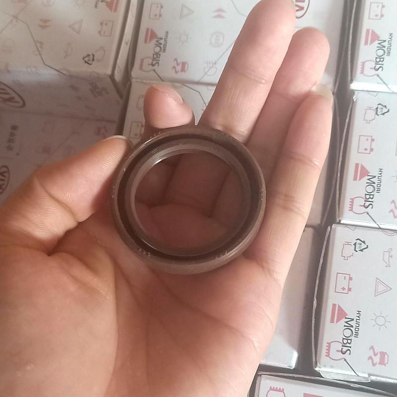 华泰圣达菲宝利格B111.8T 2.0T 2.7 2.0汽油凸轮轴油封偏心轴油封