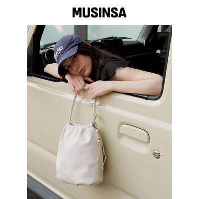 108POUND 柔软小袋中号包_象牙白 MUSINSA韩国官网直邮进口