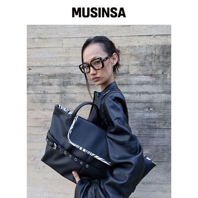 OTIE TIDE 弧形包 [颗粒纹黑色] MUSINSA韩国官网直邮进口