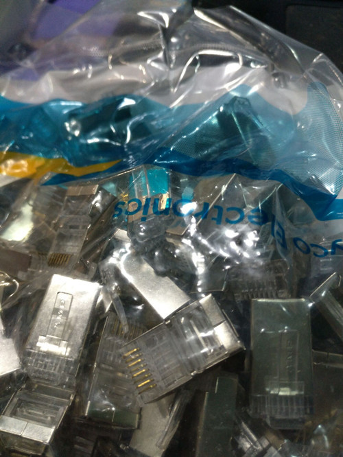 带铁壳屏蔽镀金超六类水晶头网线网络8芯RJ45水晶头盒装100个