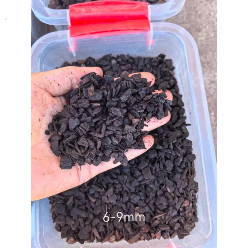 树皮彩色土壤覆盖物工程造景松树皮铺面木鳞原色打磨防尘有机木屑