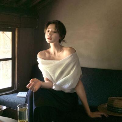 Nu阿诺 白色一字肩上衣女气质感天丝亚麻露肩短袖t恤慵懒夏季新款