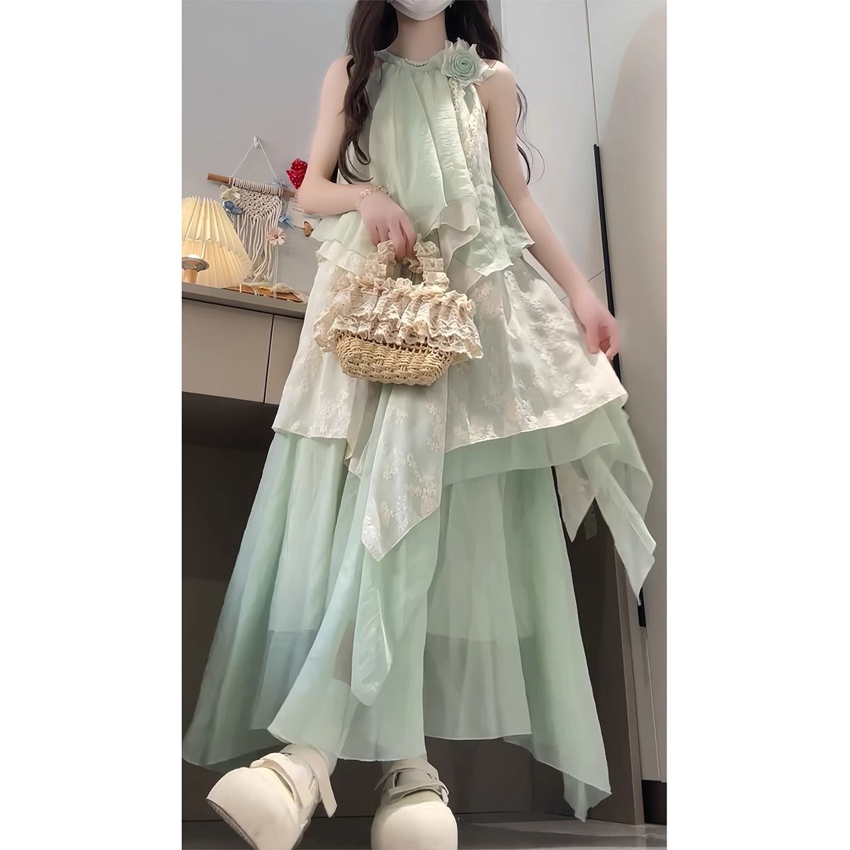 法式温柔风不规则挂脖连衣裙女夏日绝美公主裙海边度假网纱长裙子