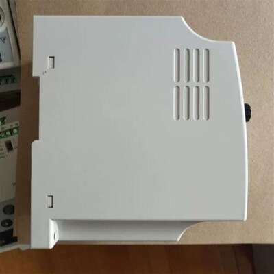 变频器VFD007L21A750瓦230V变频器L系列0.75KW九新装柜充新
