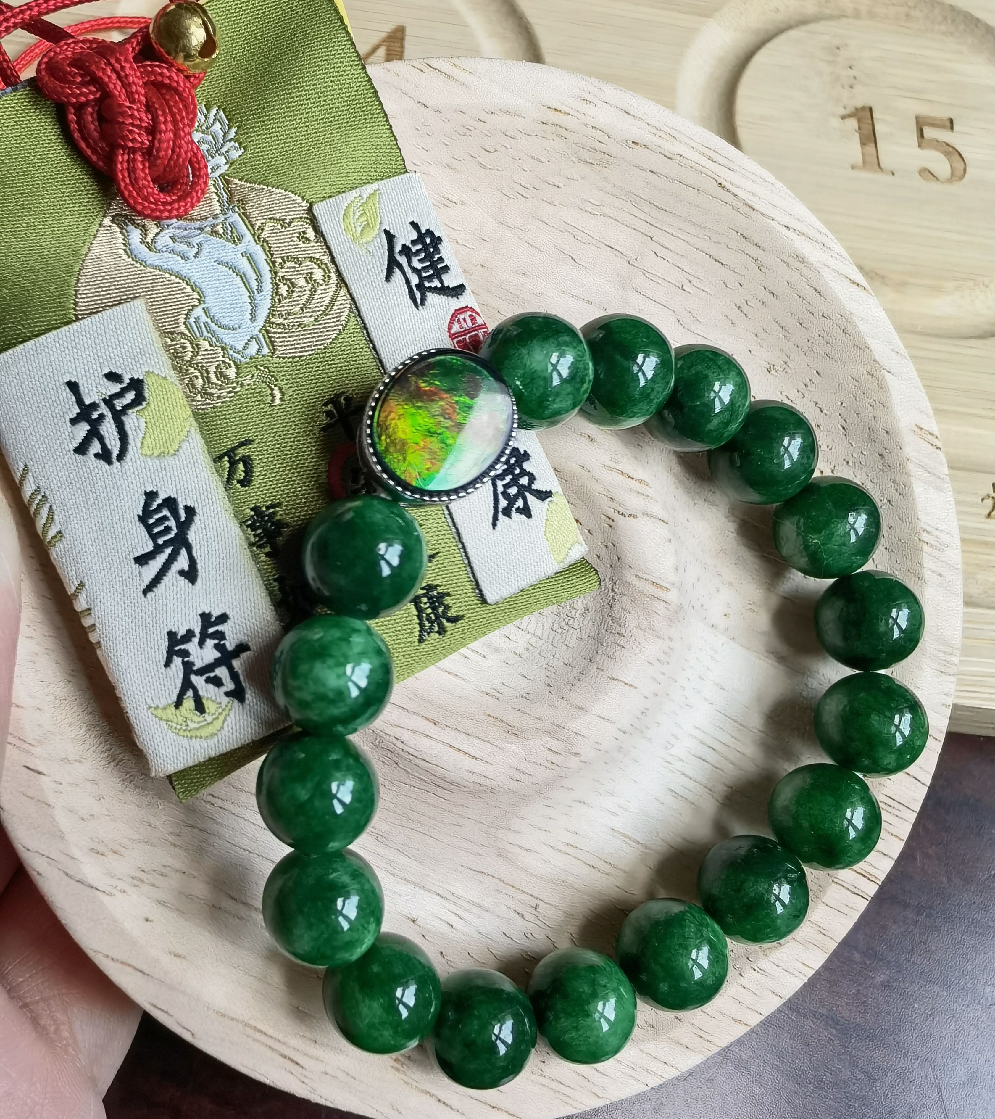 缅甸翡翠色干青手串辣绿色圆珠子花青满绿手饰品送礼