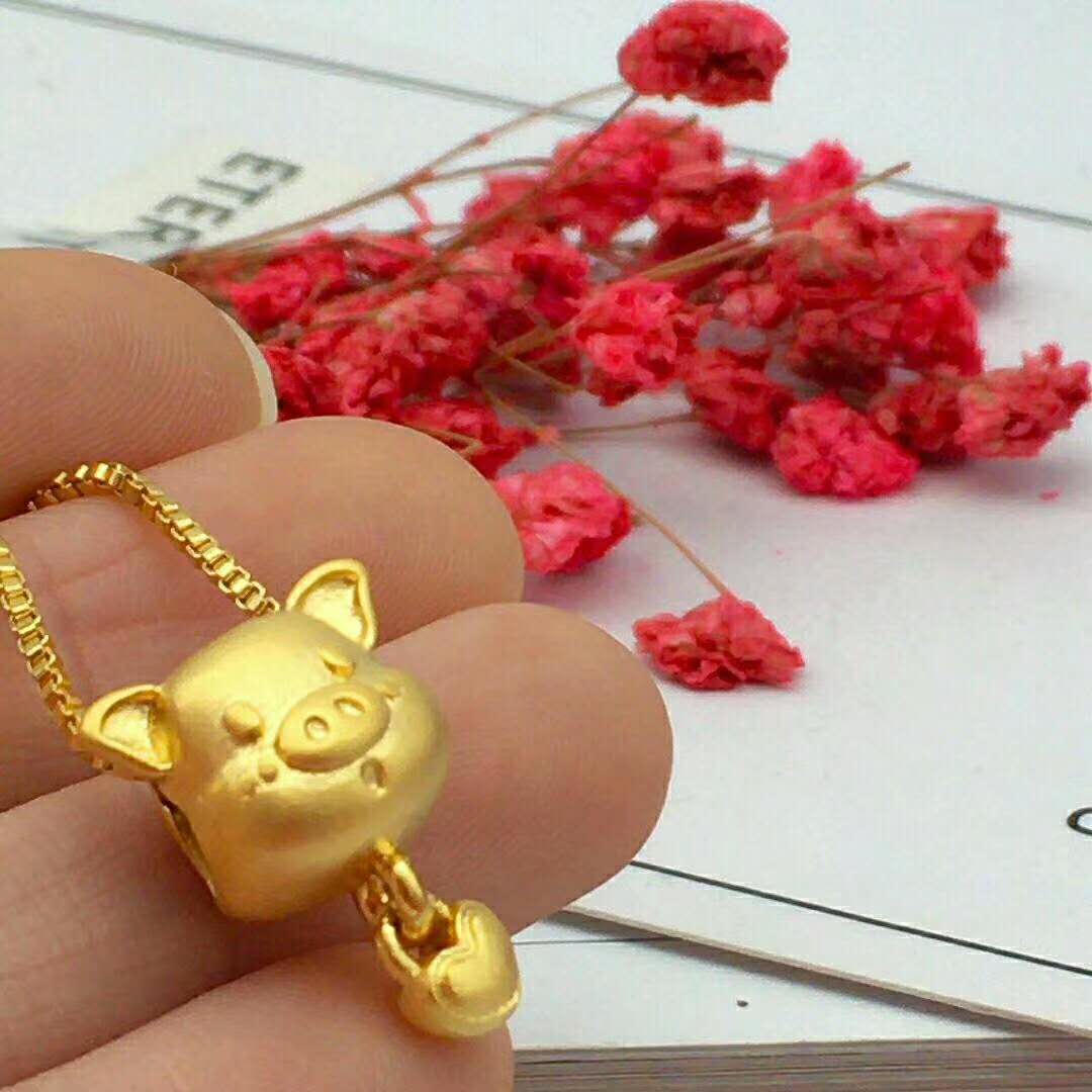 本命年生肖猪沙金项链女锁骨链黄铜镀金仿黄金爱心猪项链久不褪色