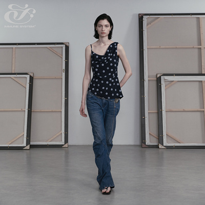 immune system 浪漫波尔卡 不对称单肩设计波点荡领吊带背心