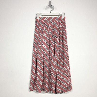 C系列 D89096 时尚半身裙品牌女装折扣颦