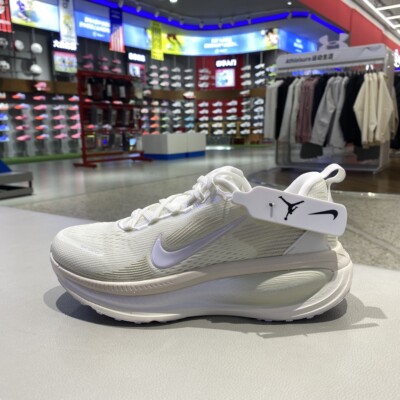 正品耐克NIKE VOMERO 18迈柔缓震户外女运动休闲跑步鞋IO9915-100