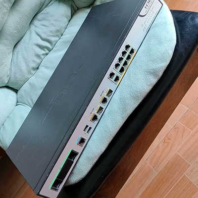 华三H3C SecPath F100-C-G2  全千兆企业