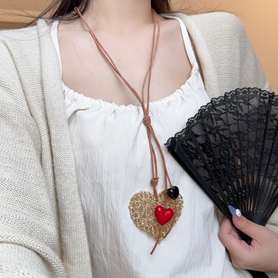 金属镂空金色爱心皮绳长款项链