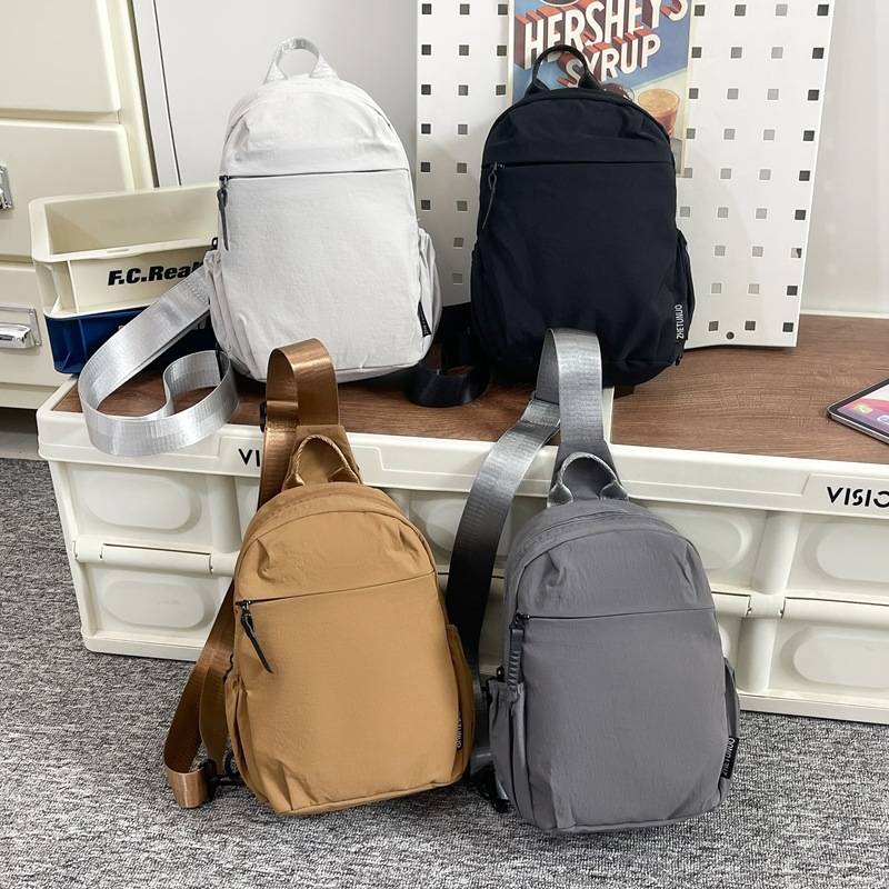 专柜品牌户外便携胸包男女轻便外出运动单肩包旅行登山休闲斜挎包