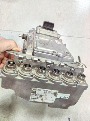 12-14款奥迪A8-D4混动逆变器，4H0 907 808 A/B，原装纯拆保用。