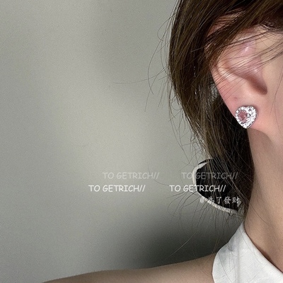 超闪粉色爱心耳钉设计感耳环
