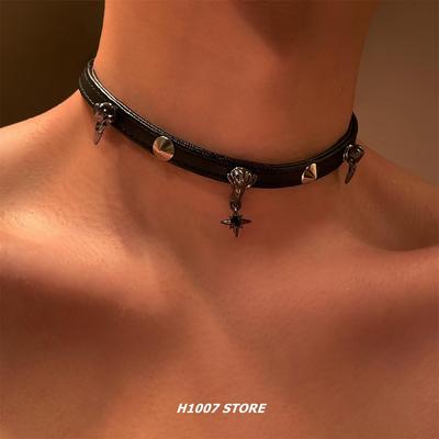暗黑风渡鸦十字架皮革项链