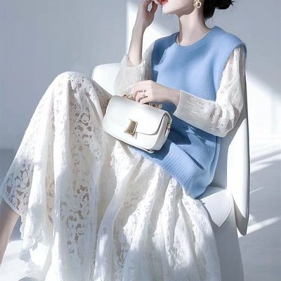 2025早春穿搭一整套时尚女装独特绝美白色蕾丝连衣裙针织马甲套装