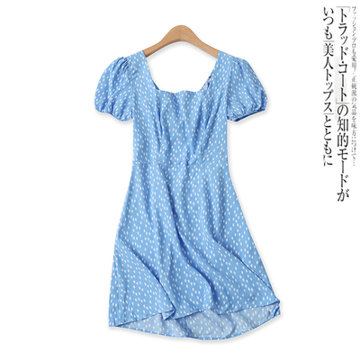 百搭减龄印花镂空露背连衣裙