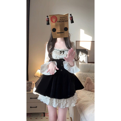 假两件波点拼接方领连衣裙