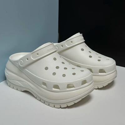 卡洛驰厚底沙滩洞洞拖鞋