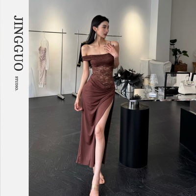 【JINGGUO轻奢】小众设计法式一字肩蕾丝镂空性感开叉连衣裙7576