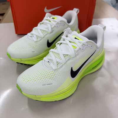 Nike耐克Vomero18男子减震防滑舒适百搭低帮休闲跑步鞋HM6803-100