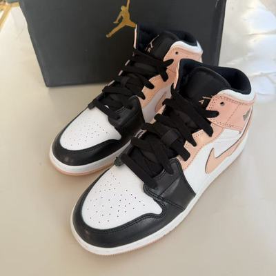 NIKE/耐克Air Jordan 1 Mid GS 粉黑色女款中帮篮球鞋 554725-133