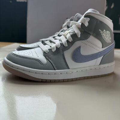 Air Jordan 1 Mid AJ1 中帮复古休闲篮球鞋 冰蓝 BQ6472-105