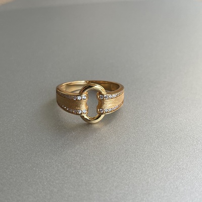 丝丝入扣。S925纯银镀金意大利中古风格拉丝工艺戒指闪亮锆石精致