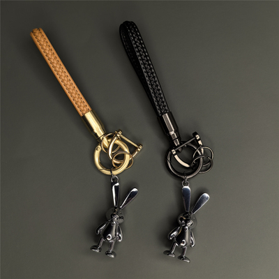 高级感钥匙扣精致挂件男士个性汽车钥匙链公仔挂饰女生创意小礼品