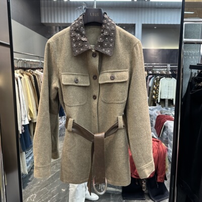 可可家欧货2026秋新品翻领压褶绣花收腰减龄款女士羊毛外套潮8813