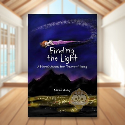 【预售】寻找光明一位母亲的康复之旅Finding the Light A Mother's Journey from Trauma to Healing英文漫画图书平装进口原版书