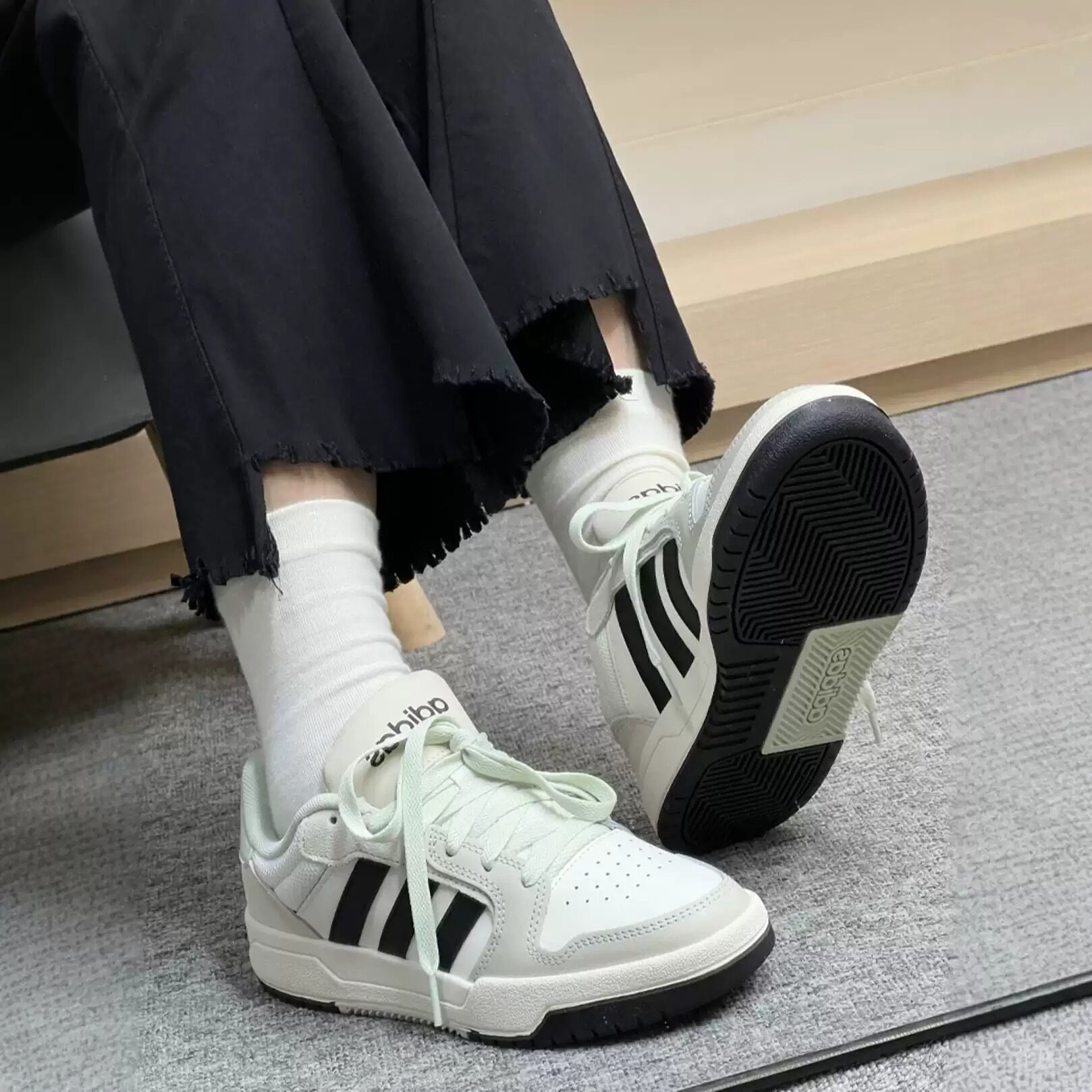 adidas阿迪达斯浅绿白撞色板鞋耐磨防滑透气男女款低帮休闲运动鞋
