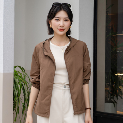 YUN韫2025秋季新品女韩版减龄拼接花边连帽百搭休闲风衣外套5888