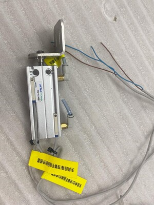 MD16X40S亚德客气缸MD16X40S有2个，MD16X