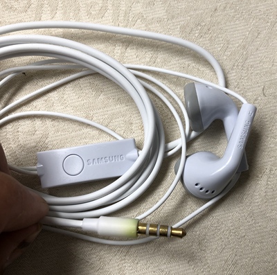 三星手机耳机不包好坏