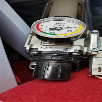 检测SMC过滤器自动排水AW40-04BDG拆机实拍， 咨询