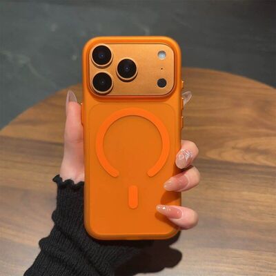 适用iPhone18proMax手机壳冰雾磁吸充苹果17磨砂超薄16防摔保护套