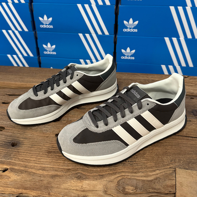 Adidas男女防滑耐磨休闲运动板鞋